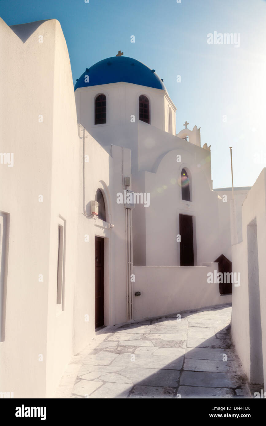 Windy street hi-res stock photography and images - Alamy