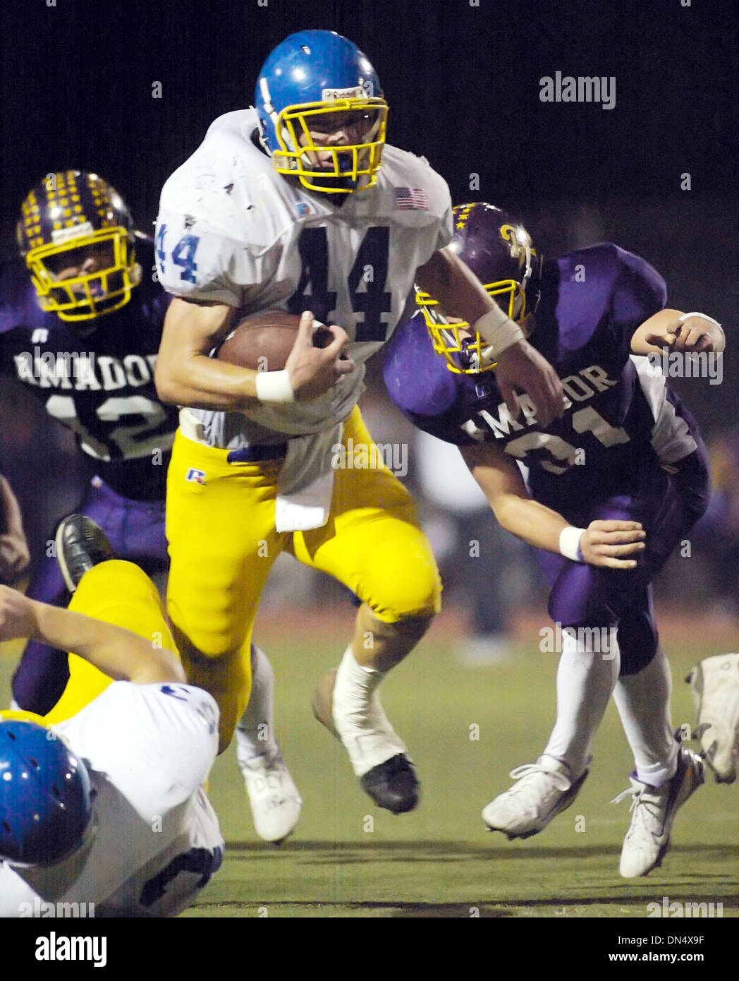 Nov 09, 2006; Pleasanton, CA, USA; Foothill's ROB ANDREWS runs on ...