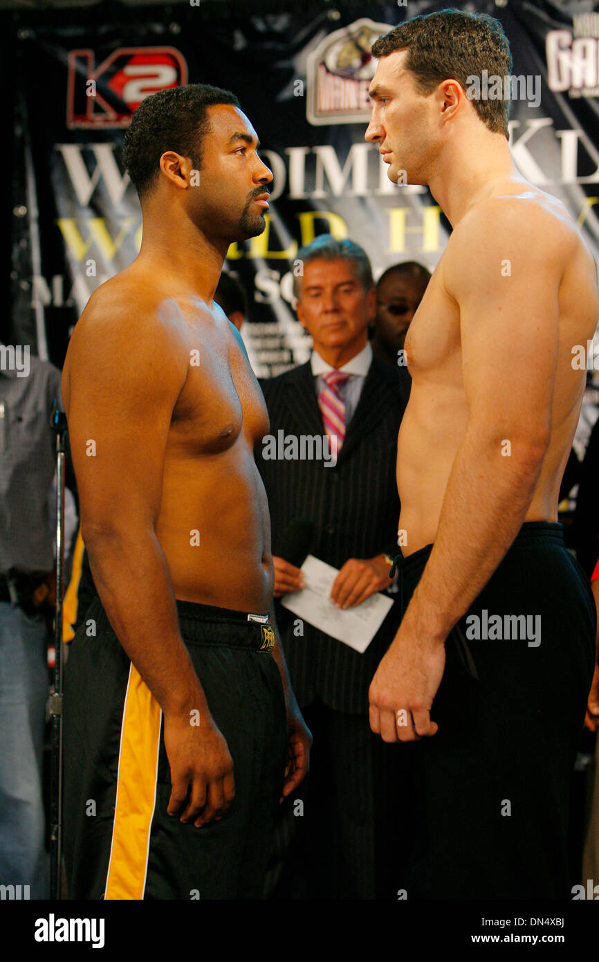 Nov 09, 2006; New York, NY, USA; Undefeated U.S. Olympian CALVIN BROCK ...