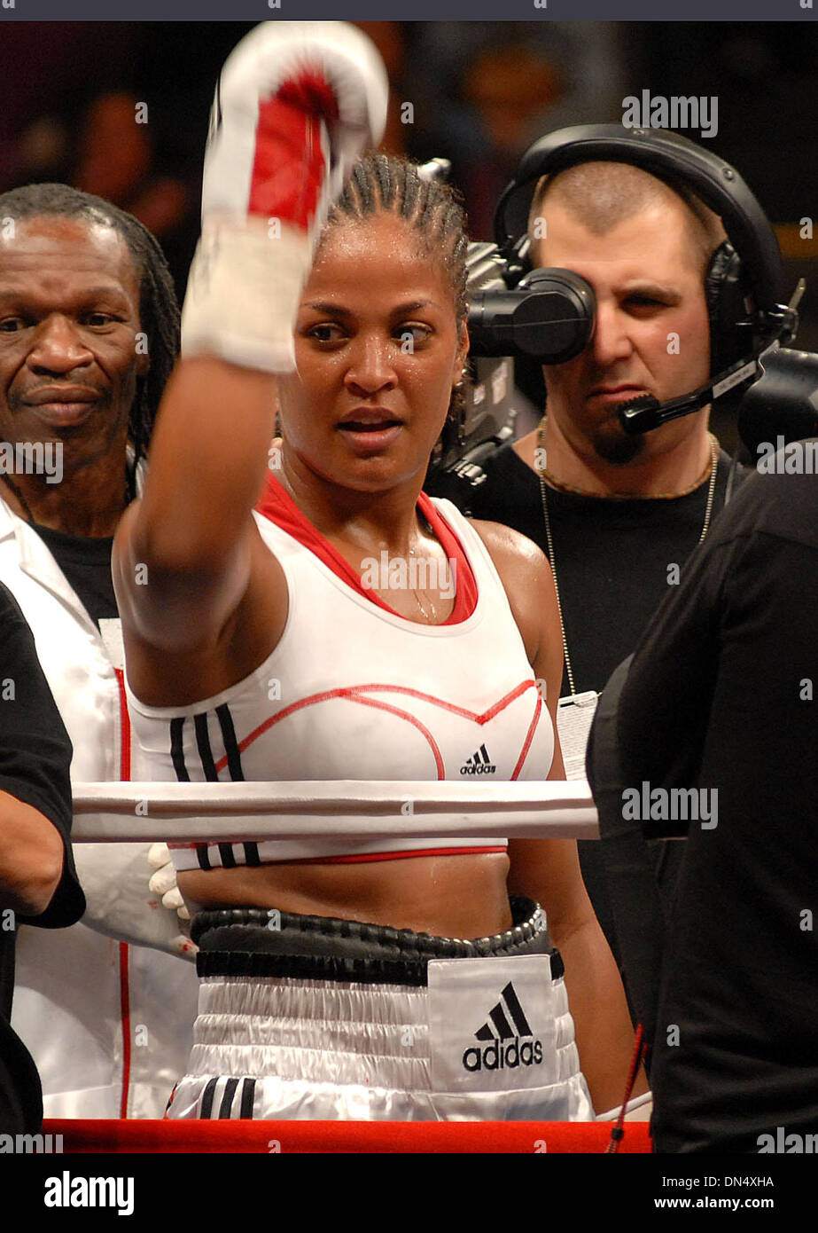 Nov 11, 2006; New York, NY, USA; LAILA ALI vs SHELLY BURTON boxing ...