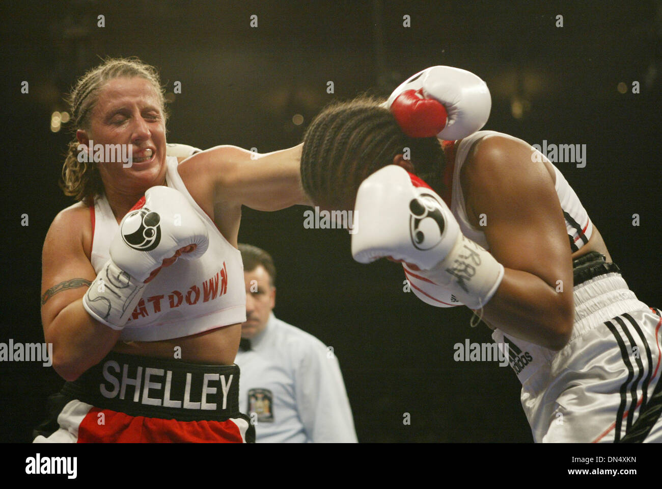 Nov 11, 2006; New York, NY, USA; LAILA ALI vs SHELLY BURTON boxing ...