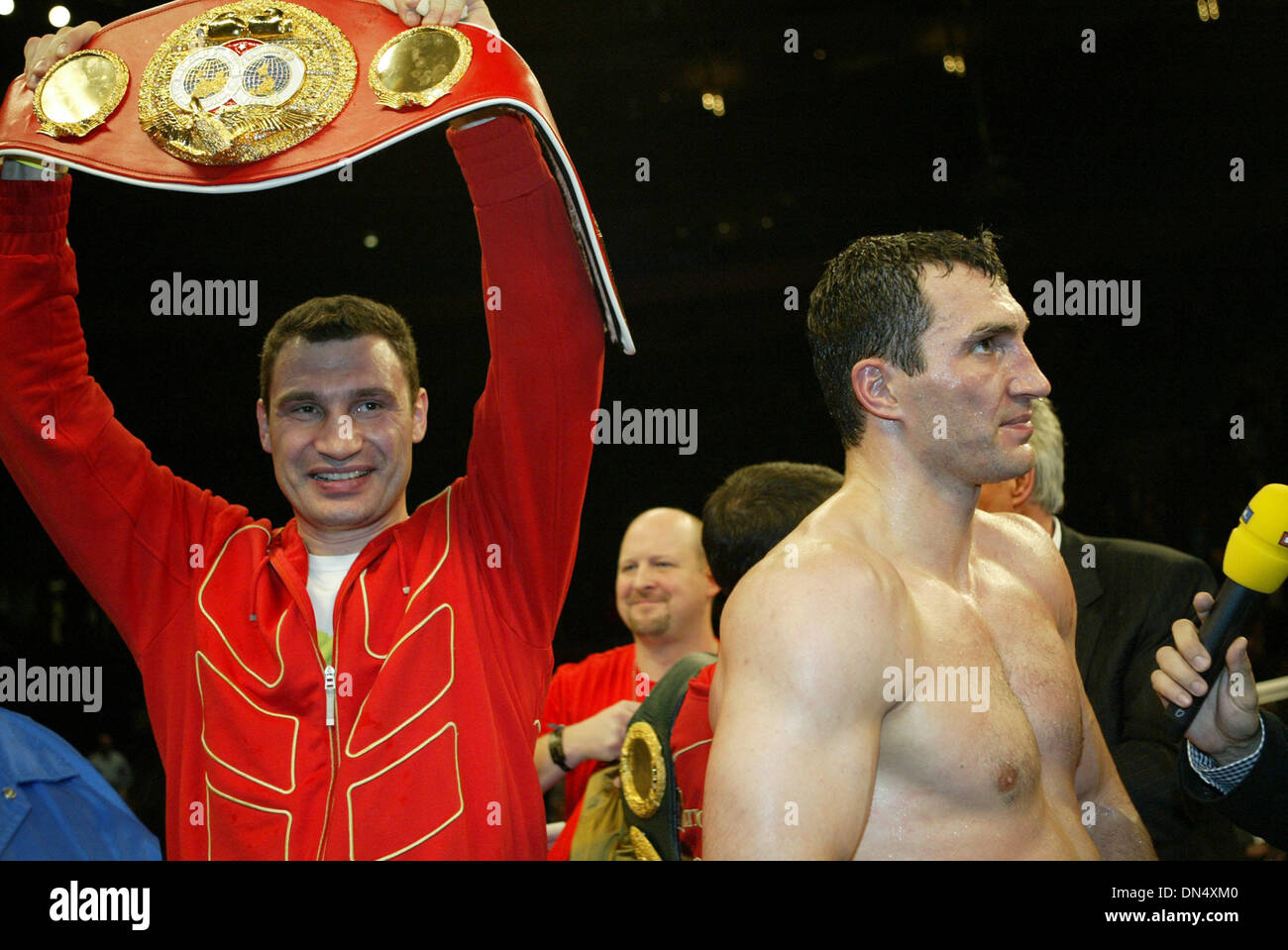 Nov 11, 2006; New York, NY, USA; WLADIMIR KLITSCHKO vs Calvin Brock ...