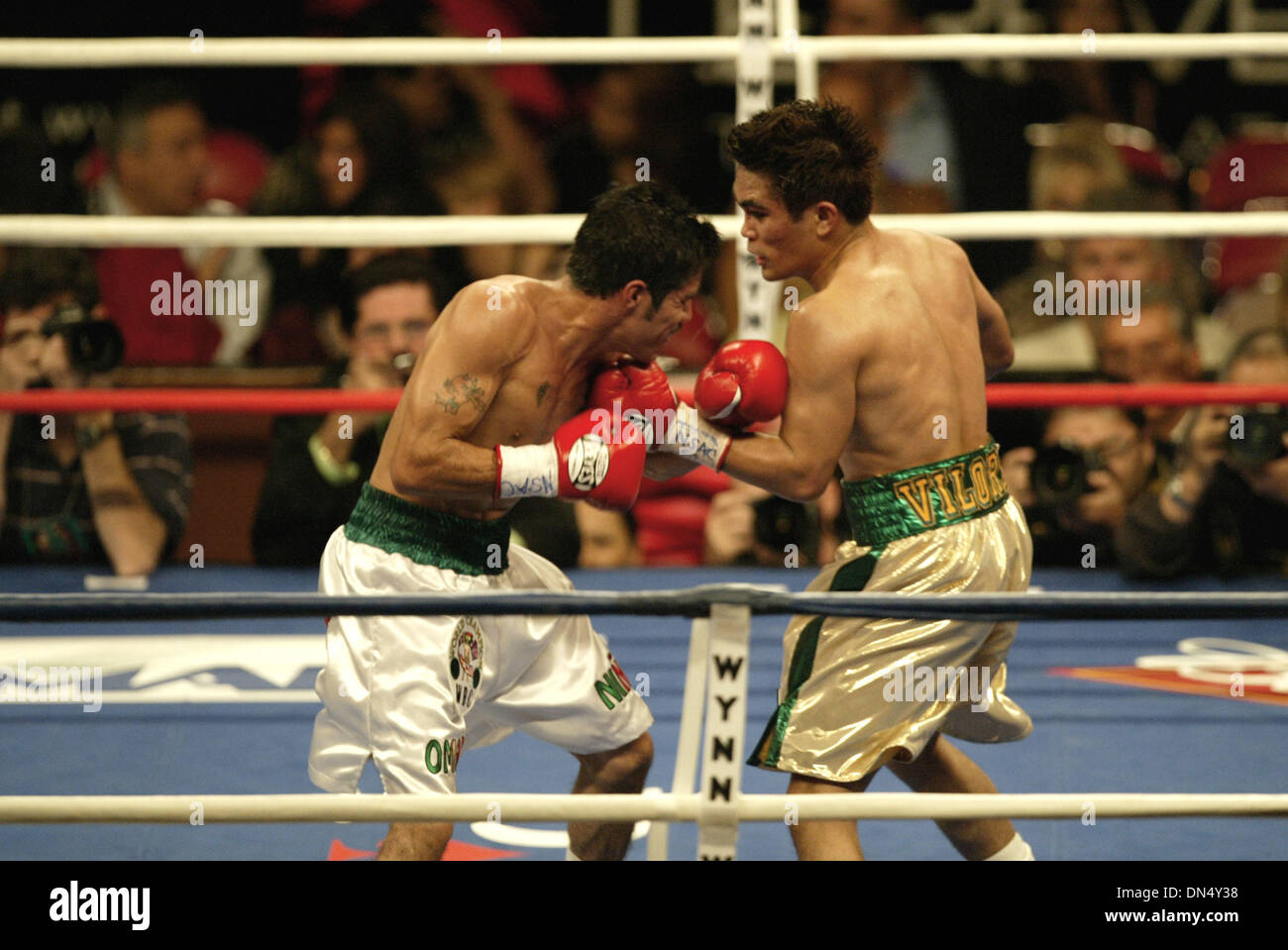 Nov 18, 2006; Las Vegas, NV, USA; Champion OMAR NINO (white trunks ...