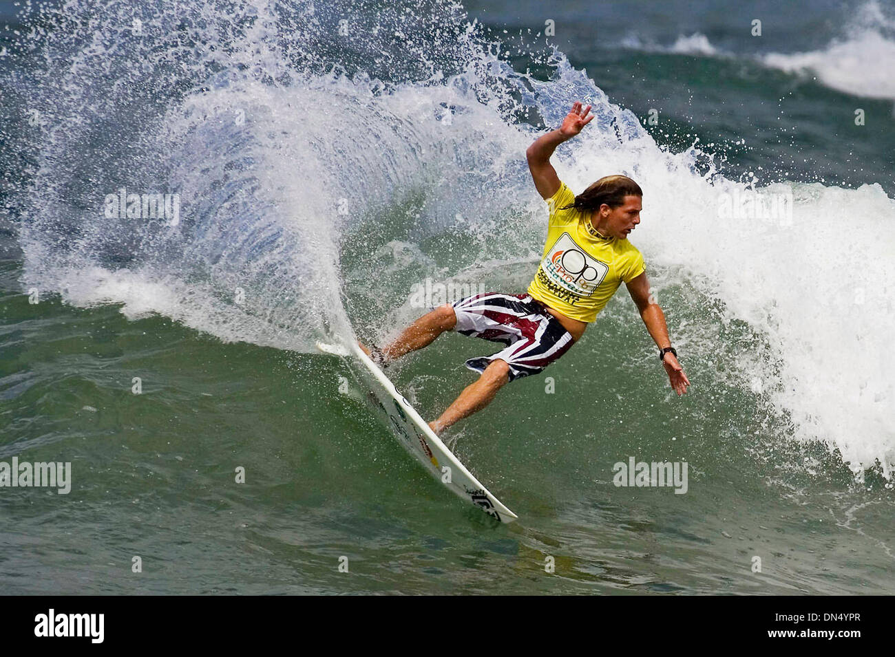 Oahu hawaii surfing 2010 hi-res stock photography and images - Alamy
