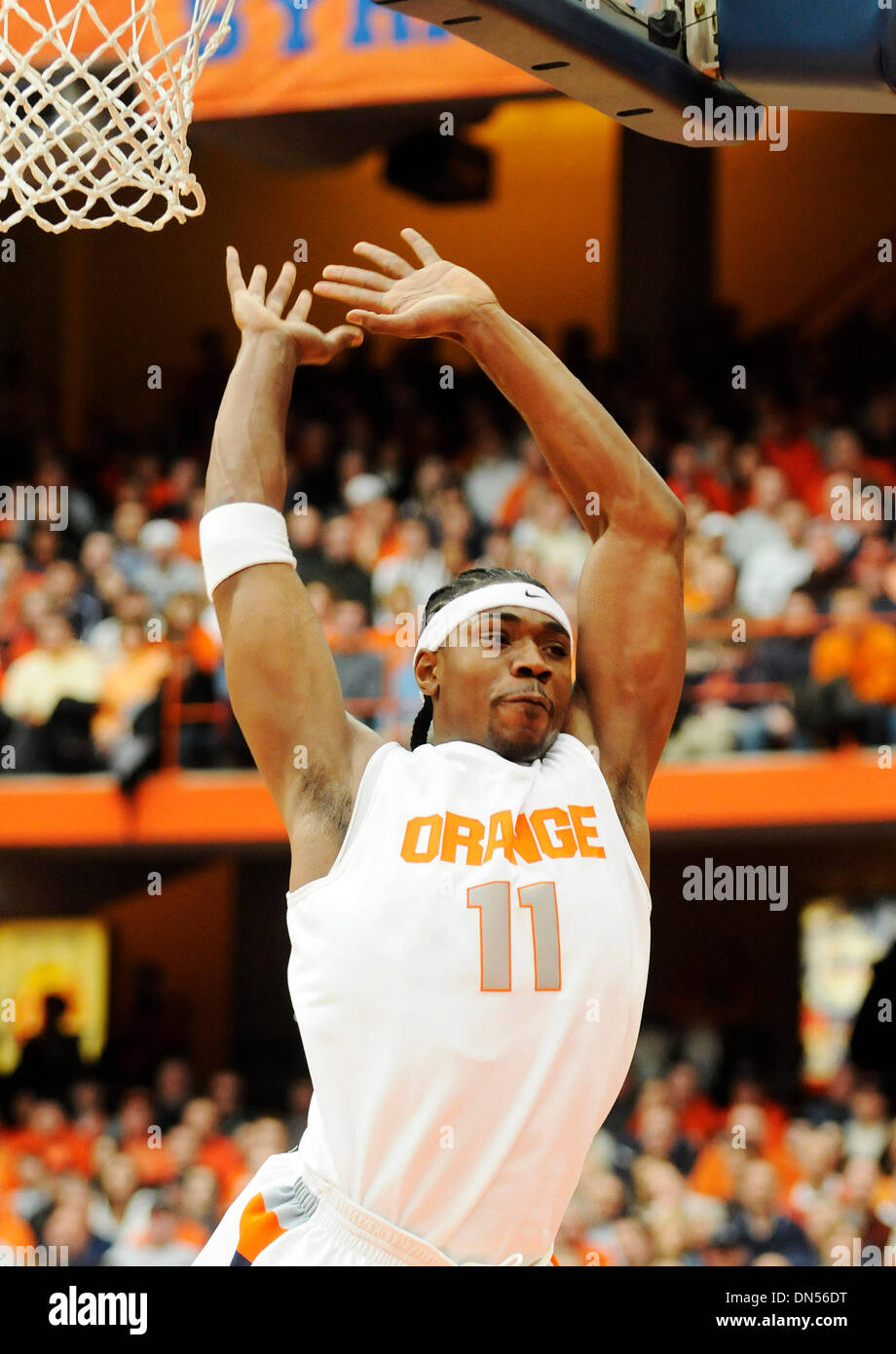 February 22, 2009: Syracuse forward Paul Harris (#11) goes for the ...