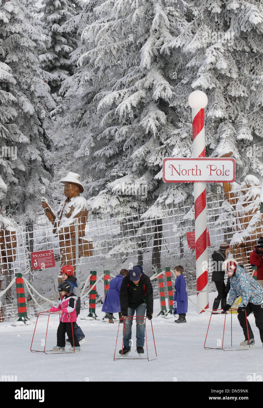 Canada grouse mountain ice skating hi-res stock photography and images ...