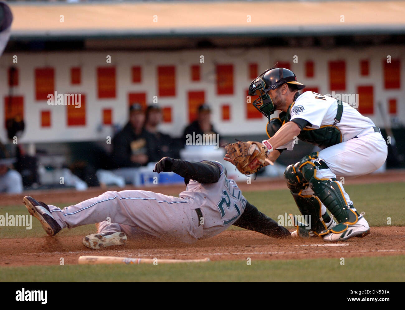 Oakland athletics catcher jason kendall hi-res stock photography and ...