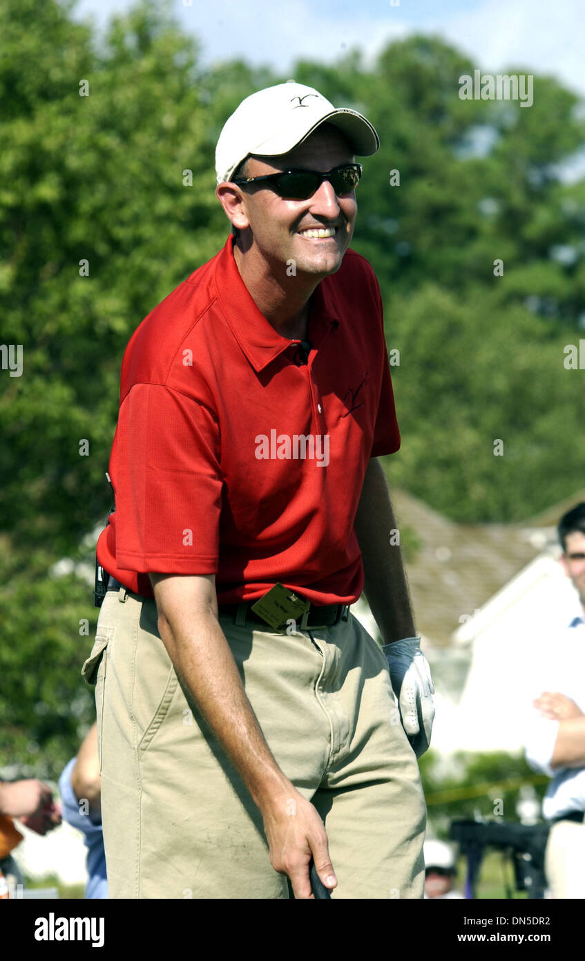Aug 27, 2006; Raleigh, NC, USA; ESPN Sportscenter Studio Host TREY ...