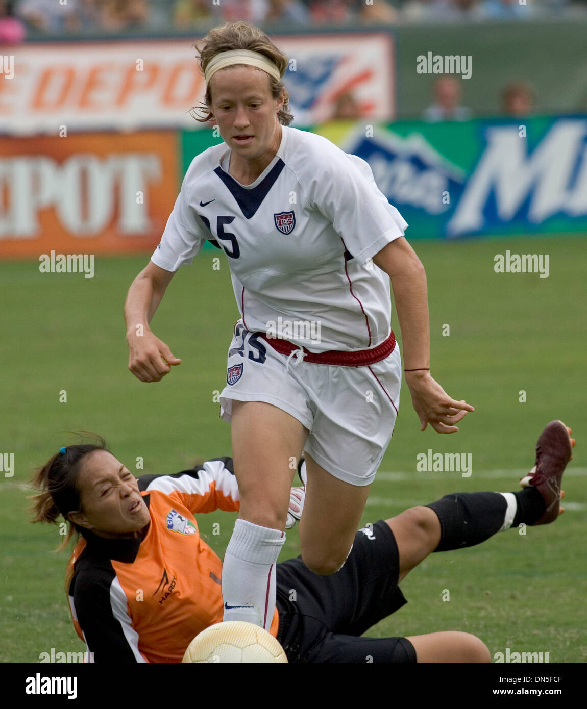 Megan rapinoe 2006 hi-res stock photography and images - Alamy