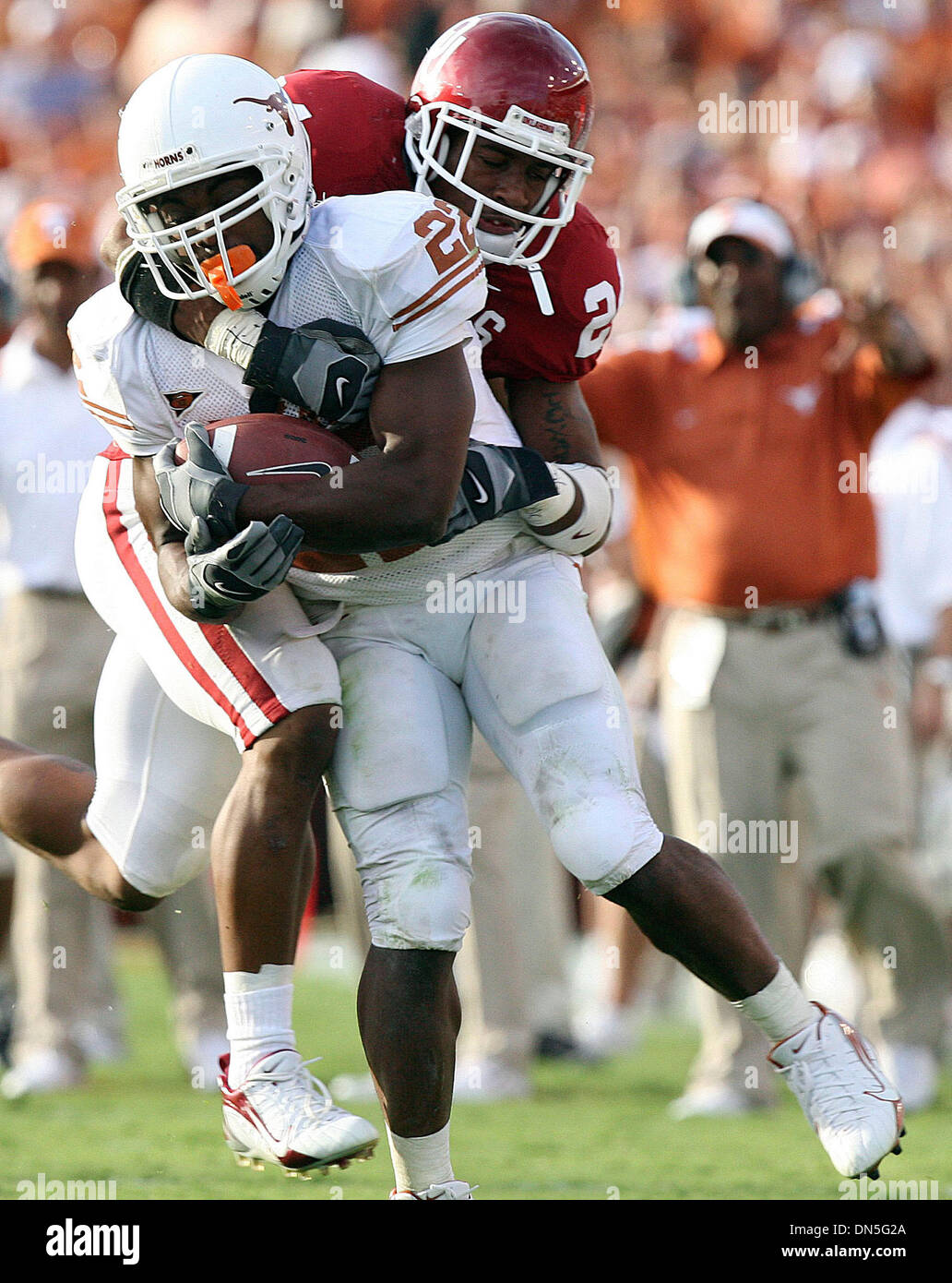 Oct 07, 2006; Dallas, TX, USA; NCAA Football: UT vs OU: Texas #22 ...
