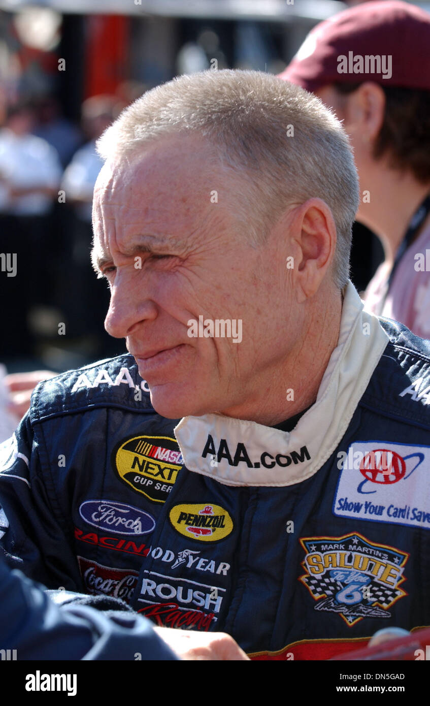 Oct 12, 2006; Concord, NC, USA; Driver MARK MARTIN during qualifying ...