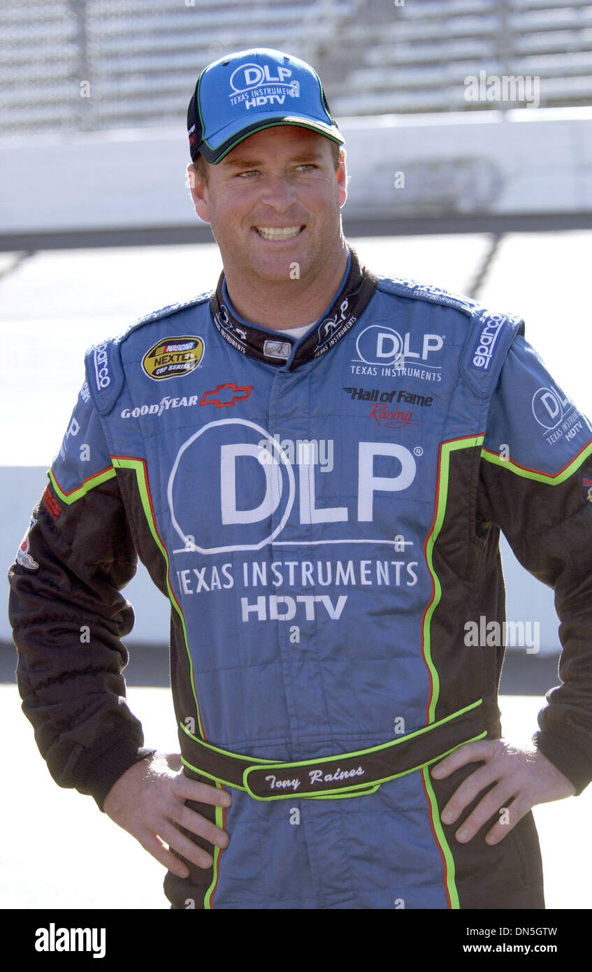 Oct 20, 2006; Martinsville, VA, USA; NASCAR Nextel Cup Driver TONY ...