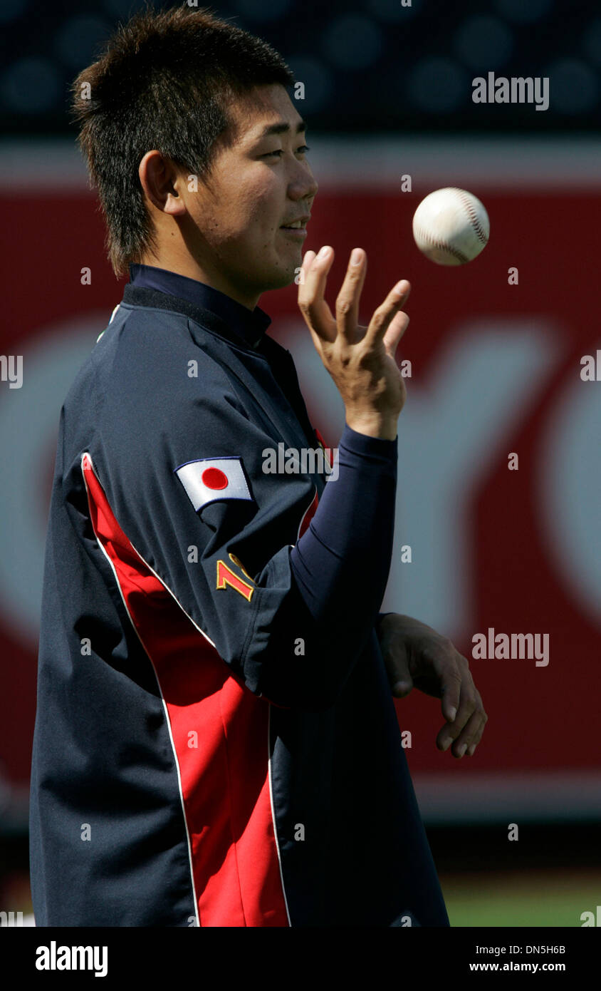 Japans pitcher daisuke matsuzaka hi-res stock photography and images ...