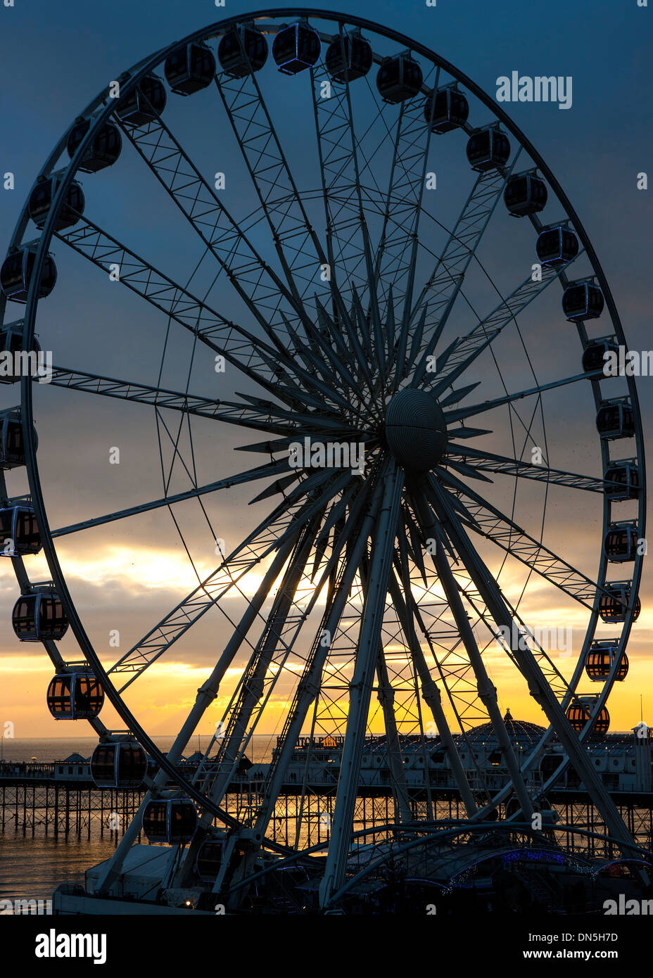 Big wheel at sunset hi-res stock photography and images - Alamy
