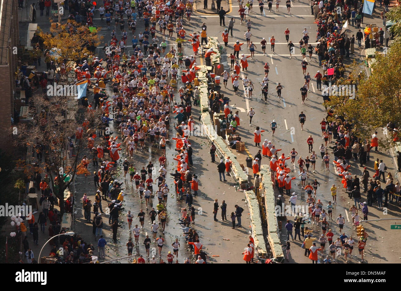 Marathon Water Stop High Resolution Stock Photography and Images - Alamy