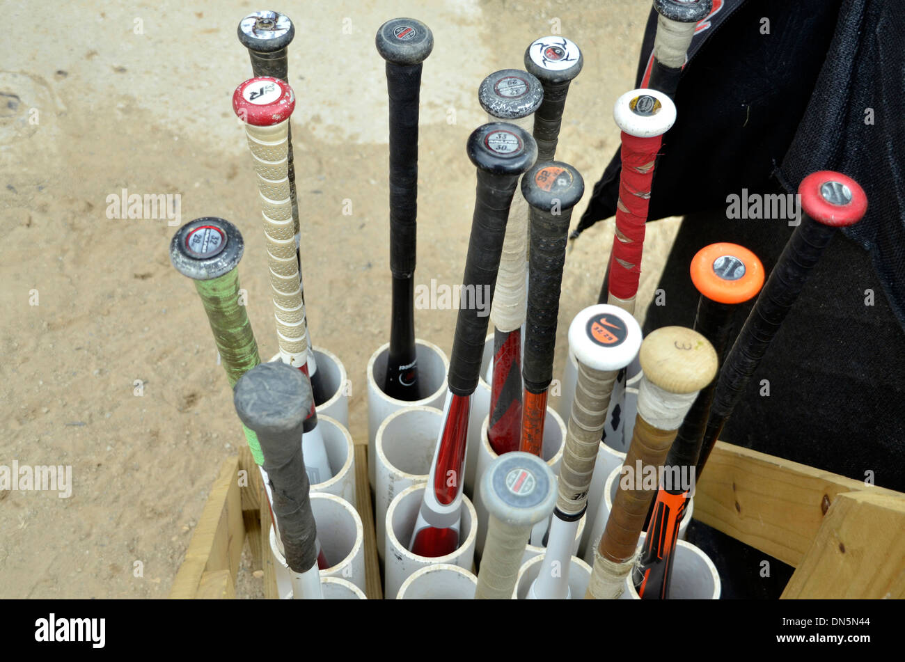 Softball bats hi-res stock photography and images - Alamy
