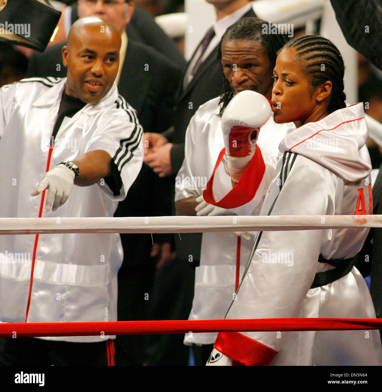 Nov 11, 2006; New York, NY, USA; BOXING: 10 Round WBC Super ...