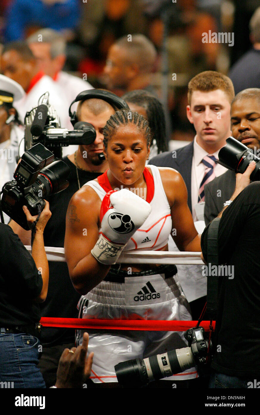 Nov 11, 2006; New York, NY, USA; BOXING: 10 Round WBC Super ...