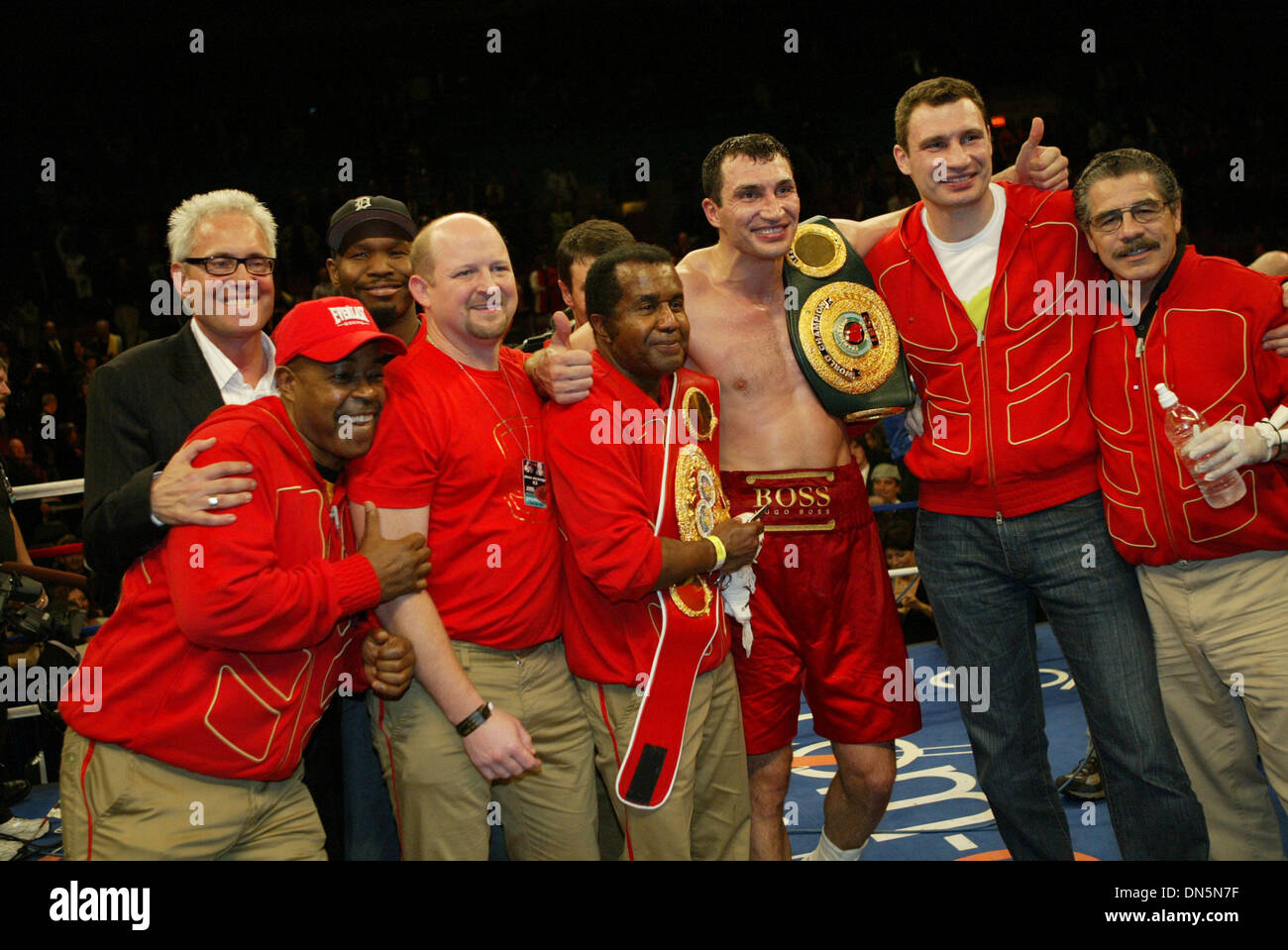 Nov 11, 2006; New York, NY, USA; WLADIMIR KLITSCHKO vs Calvin Brock ...
