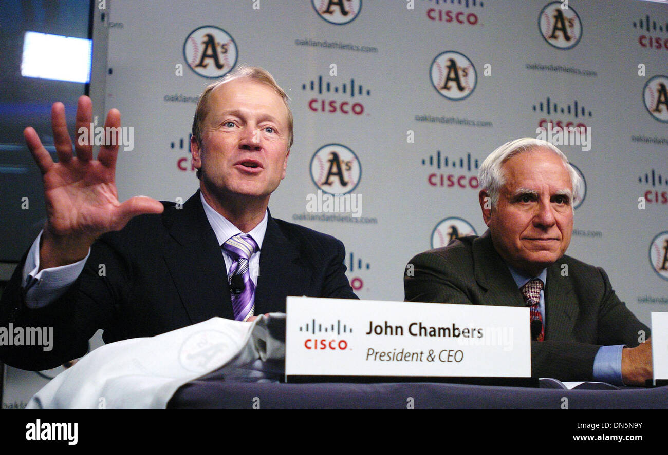 John chambers of cisco systems hi-res stock photography and images - Alamy