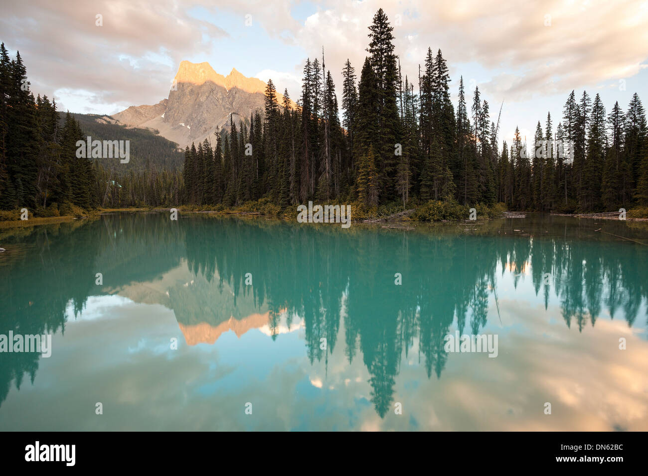 Lakes Of Yoho National Park High Resolution Stock Photography and ...