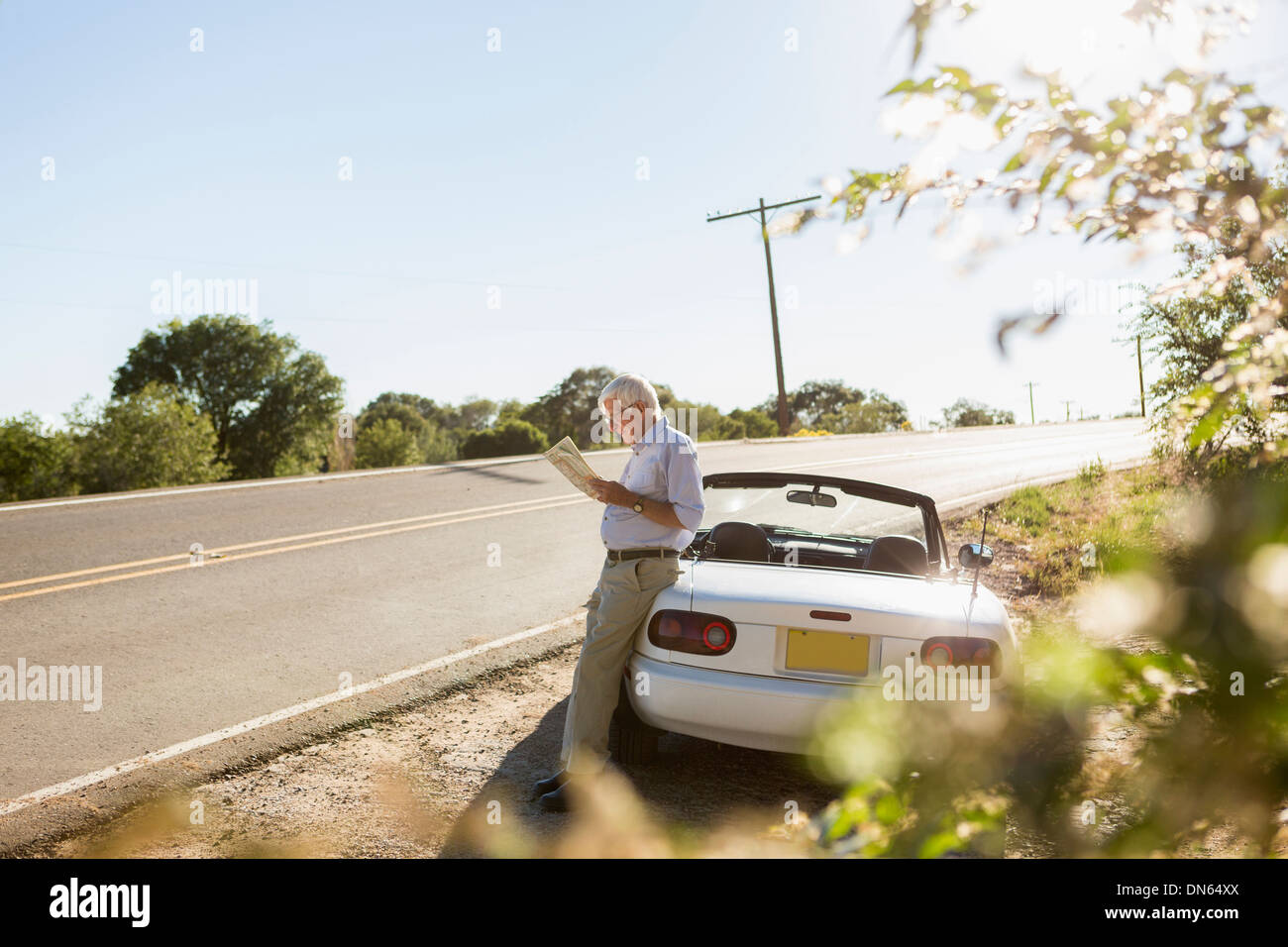 Clear road map hi-res stock photography and images - Alamy