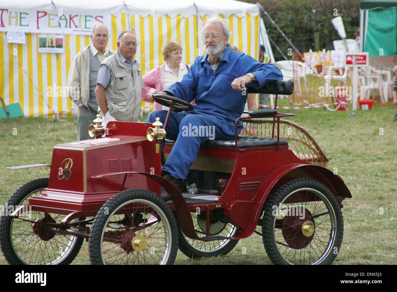 yintage classic car owner Stock Photo - Alamy