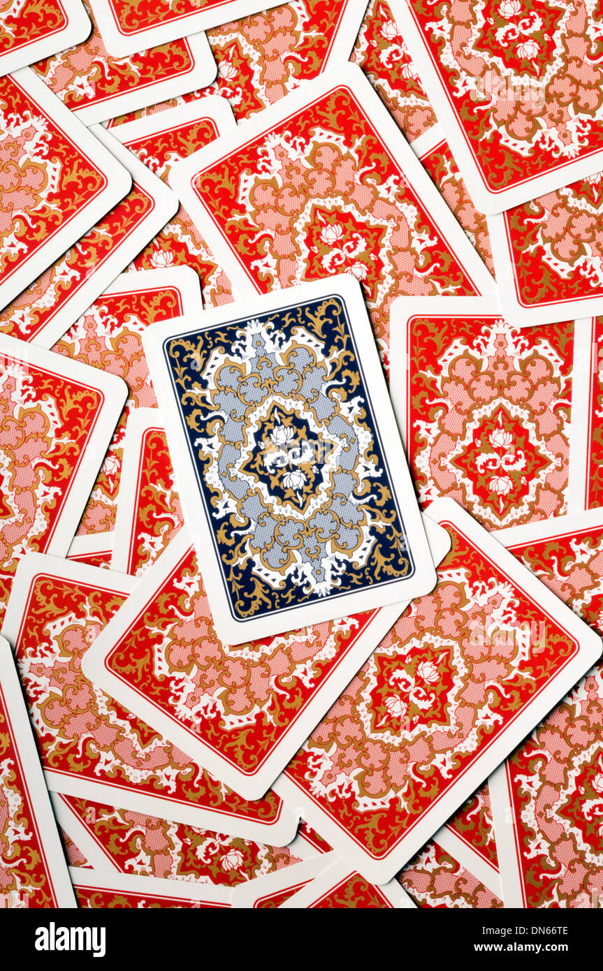 Scattered playing cards hi-res stock photography and images - Alamy