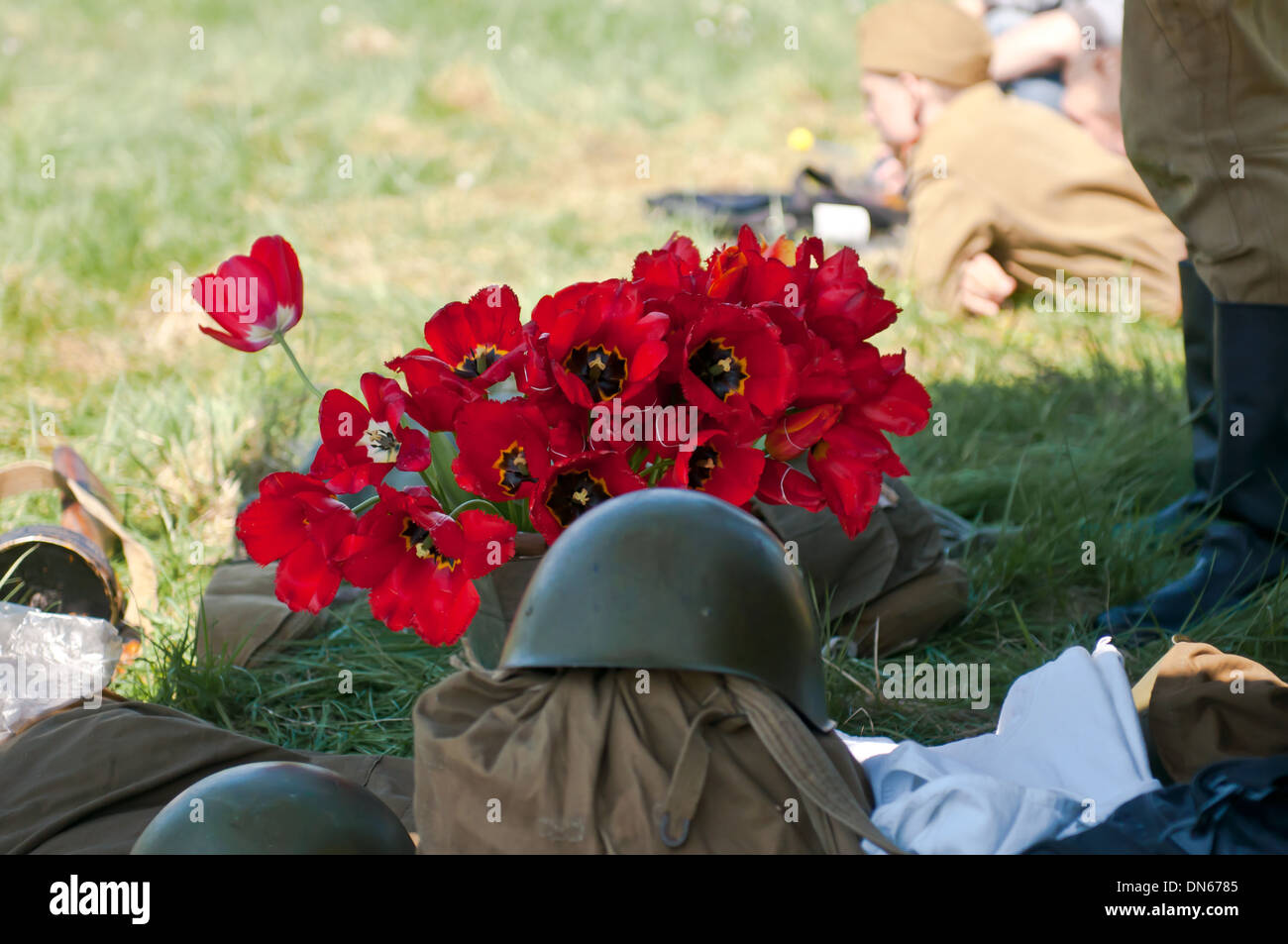 Army flower helmet hi-res stock photography and images - Alamy