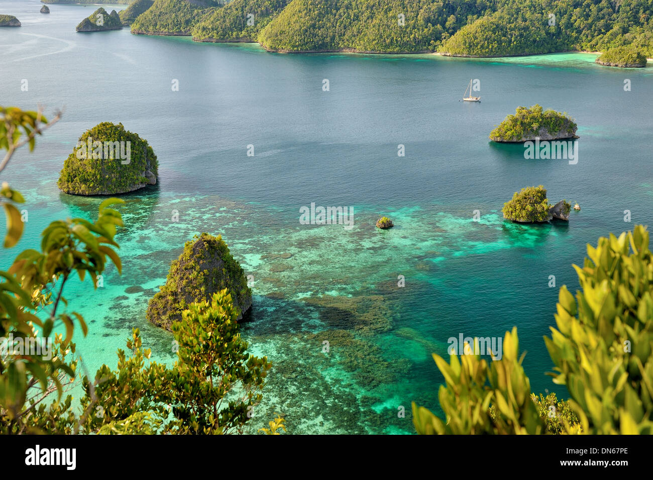Wayag island hi-res stock photography and images - Alamy