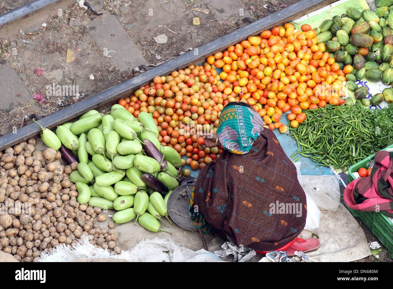 Karwan bazar slum hi-res stock photography and images - Alamy