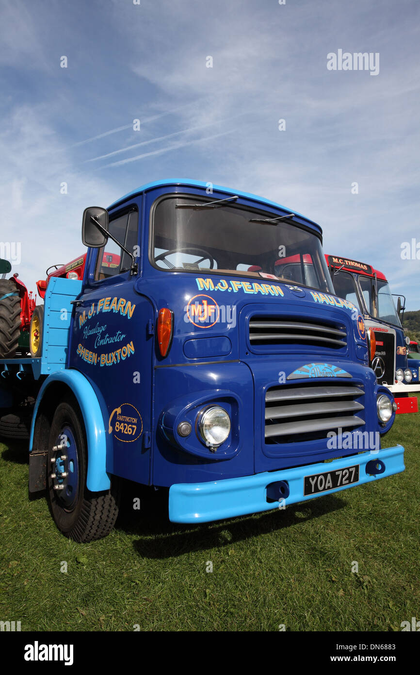 vintage british truck lorry Stock Photo - Alamy