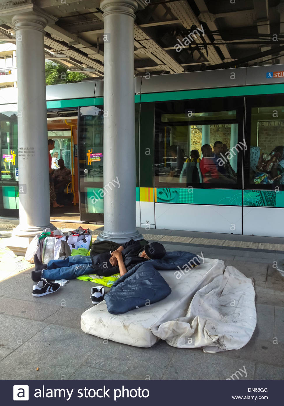 Sleeping Under The Bridge Stock Photos & Sleeping Under The Bridge ...
