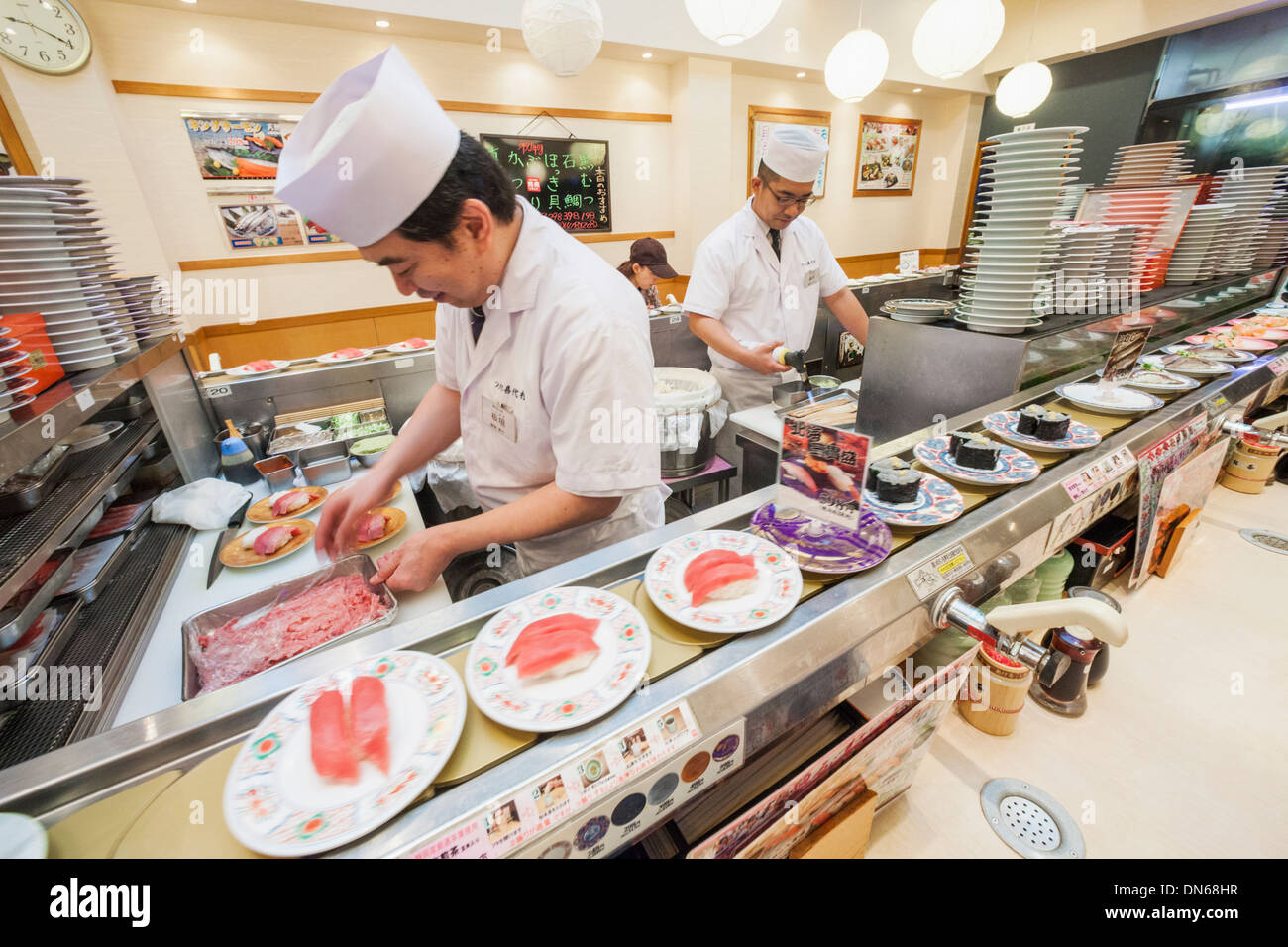 Moving sushi restaurant hi-res stock photography and images - Alamy
