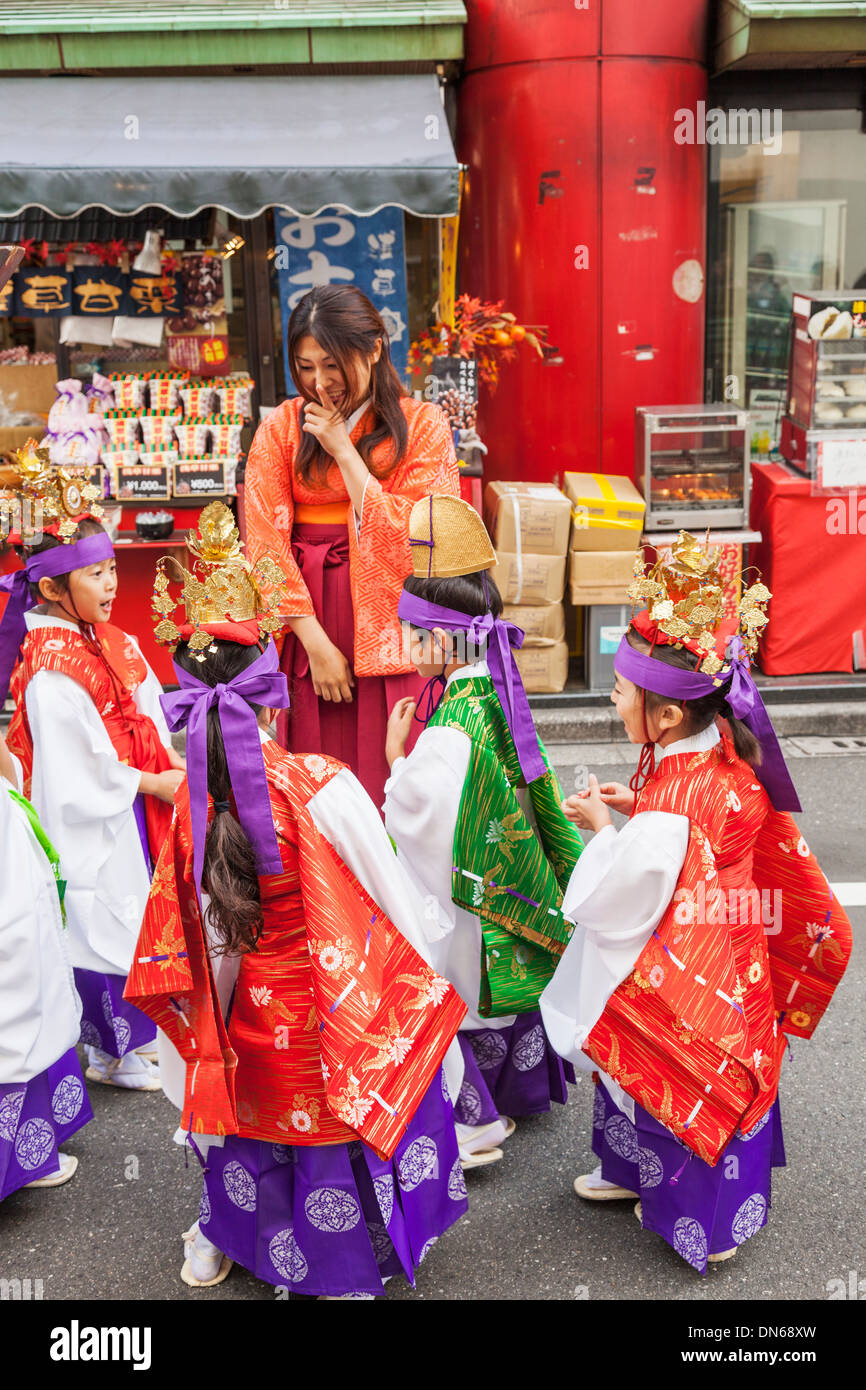 Japan, Honshu, Kanto, Tokyo, Asakusa, Jidai Matsurai Festival, Children ...