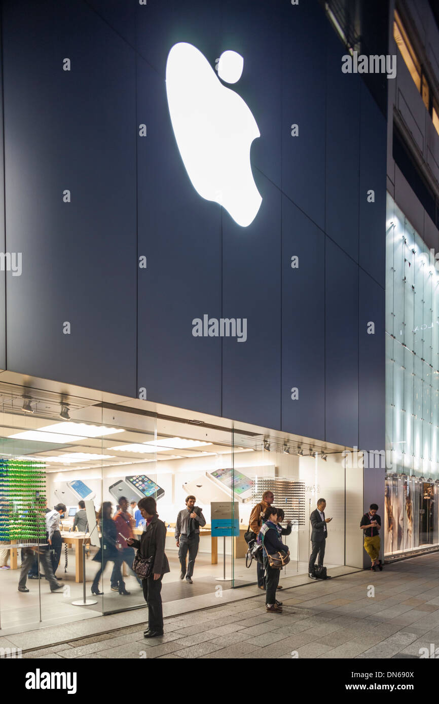 Japan, Honshu, Kanto, Tokyo, Ginza, Apple Store Stock Photo - Alamy