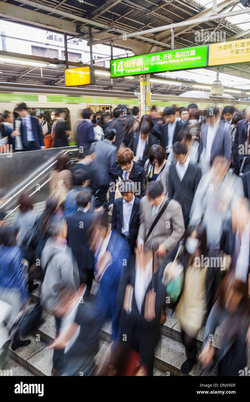 Japan, Honshu, Kanto, Tokyo, Shinjuku Station, Rush Hour Crowds Stock ...