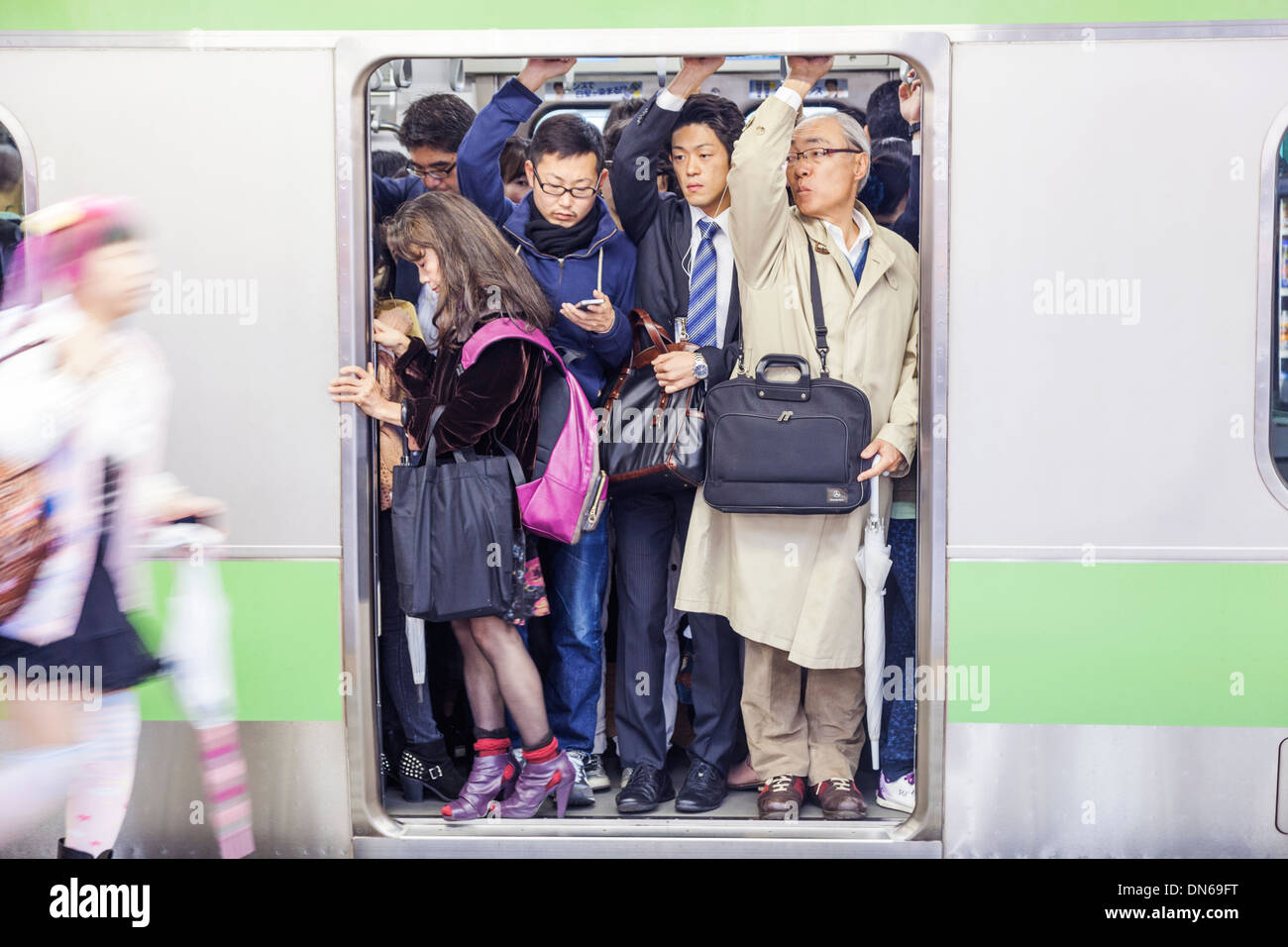 Japan, Honshu, Kanto, Tokyo, Shinjuku Station, Rush Hour Crowds on ...