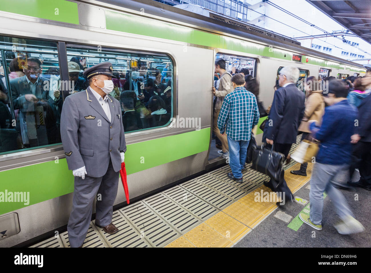 Japan, Honshu, Kanto, Tokyo, Shinjuku Station, Platform Guard Stock ...
