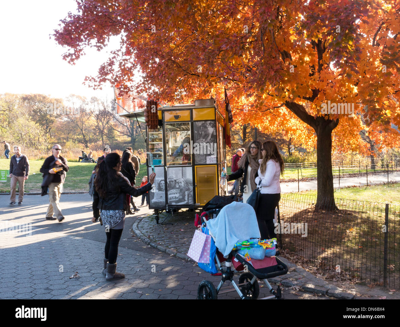 Gourmet food cart hi-res stock photography and images - Alamy