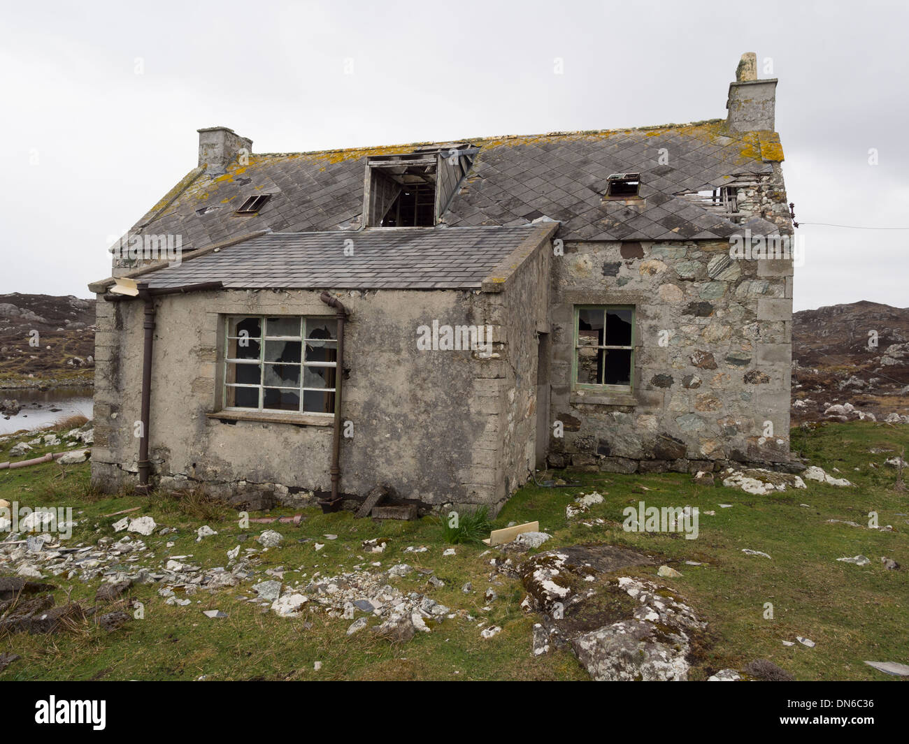 Old abandoned croft hi-res stock photography and images - Alamy