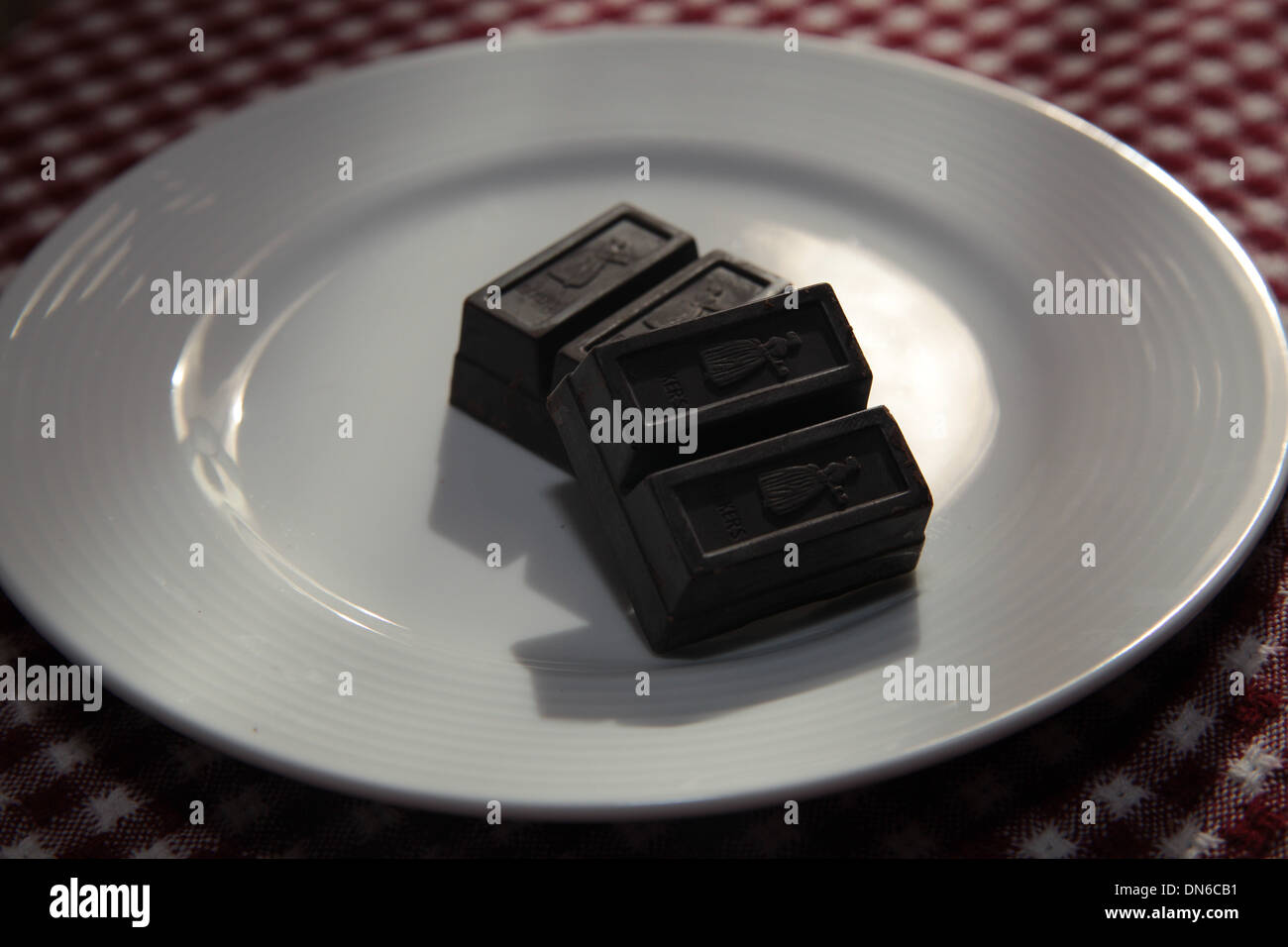 Baker baking plate hi-res stock photography and images - Alamy