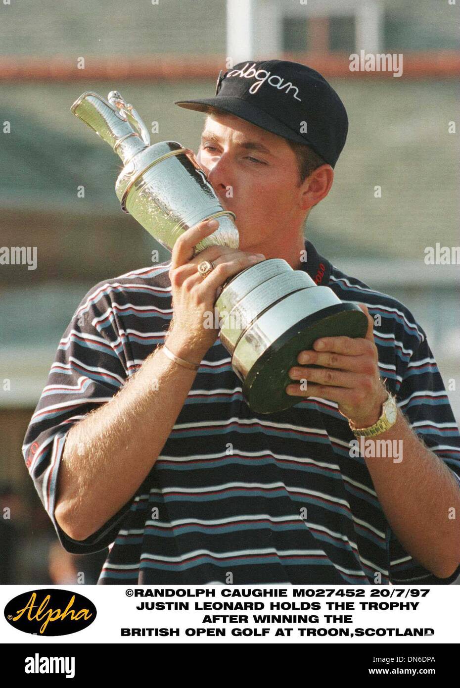 July 1, 1997 - TYHE WINNER...AMERICAN JUSTIN LEONARD KISSES THE CUP ...