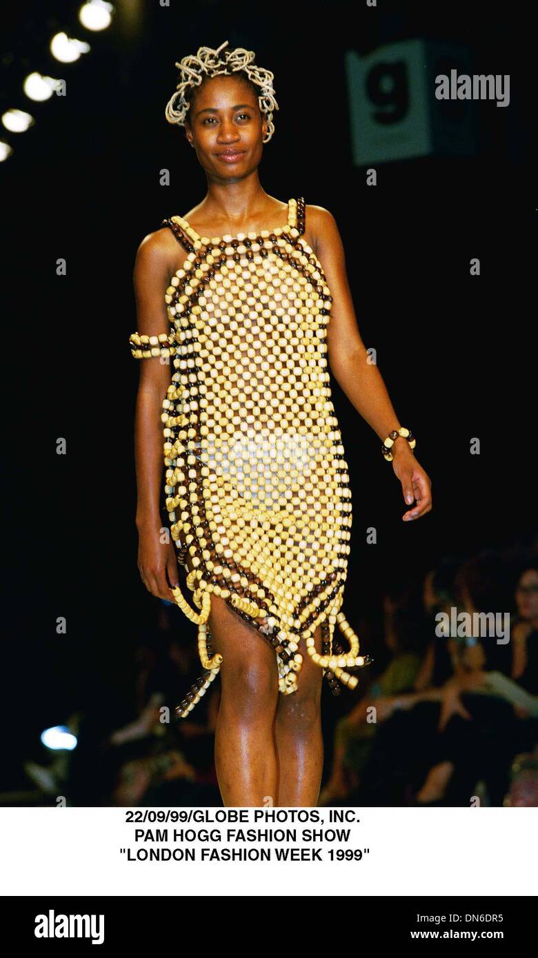 Fashion london fashion week 1999 hi-res stock photography and images ...