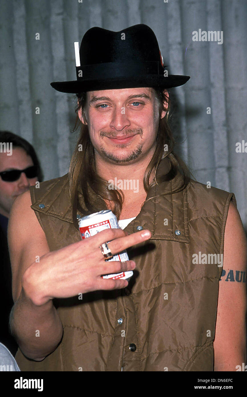 Apr. 1, 2001 - K21456PSK.JOE DIRT PREMIERE AT GENERAL CINEMA AVCO IN ...