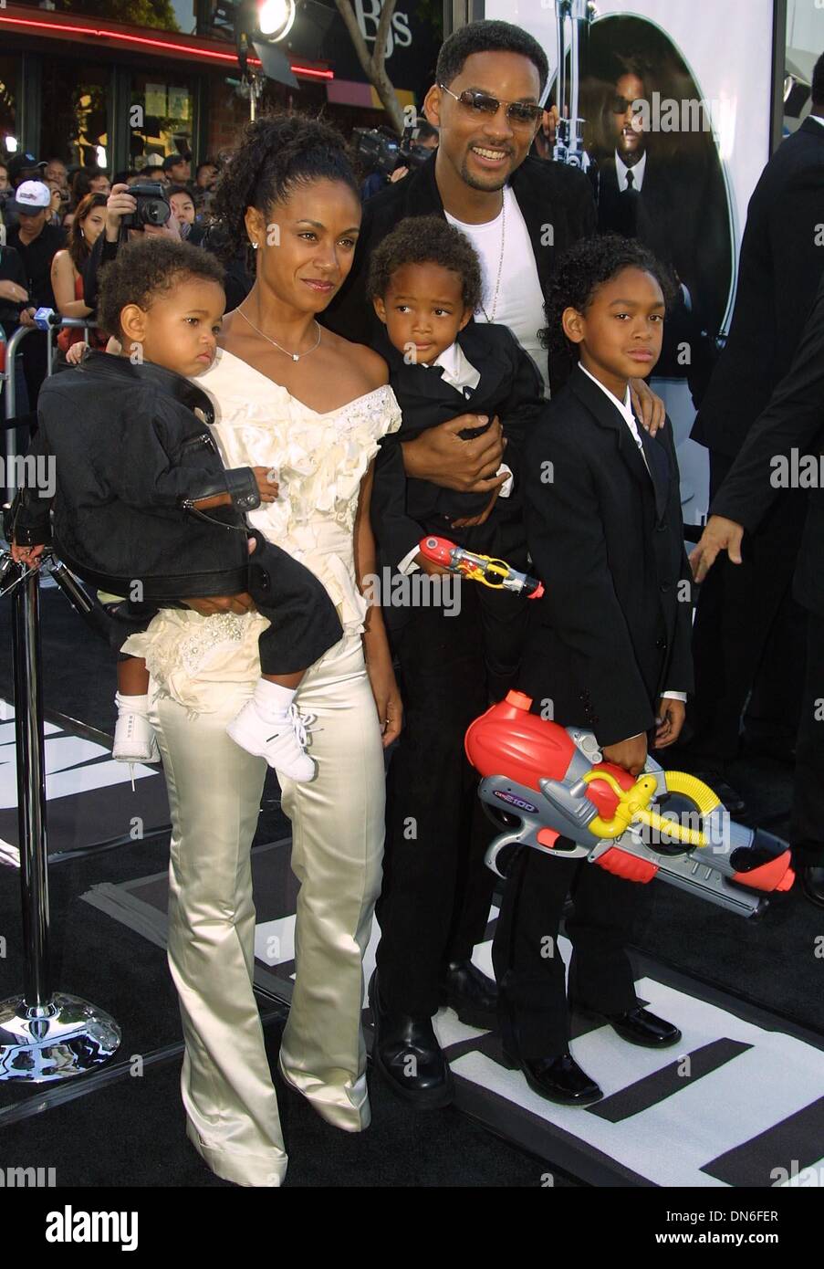 Will smith with wife jada pinkett smith and son jaden hi-res stock ... Will smith with wife jada pinkett smith and son jaden hi-res stock ...