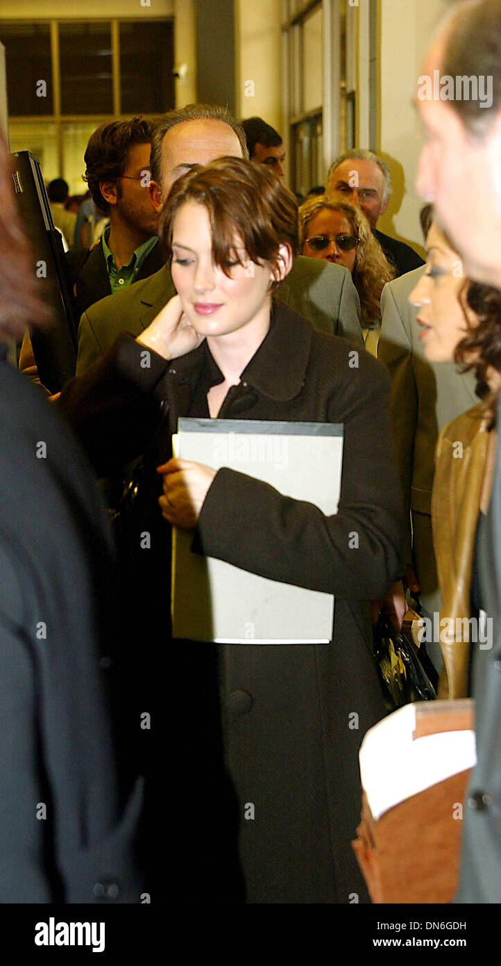 Dec. 27, 2002 - Beverly Hills, CALIFORNIA, USA - WINONA RYDER..ON HER ...