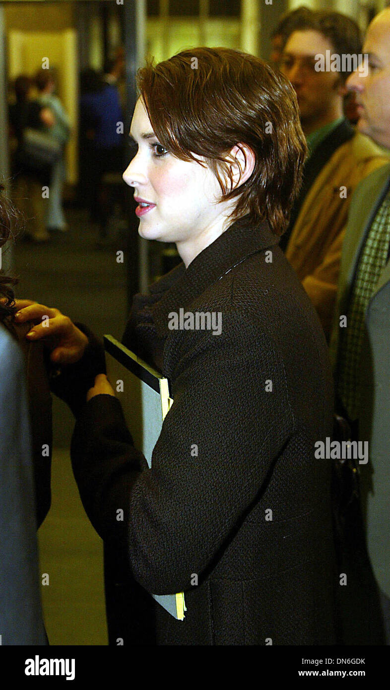 Dec. 27, 2002 - Beverly Hills, CALIFORNIA, USA - WINONA RYDER..ON HER ...