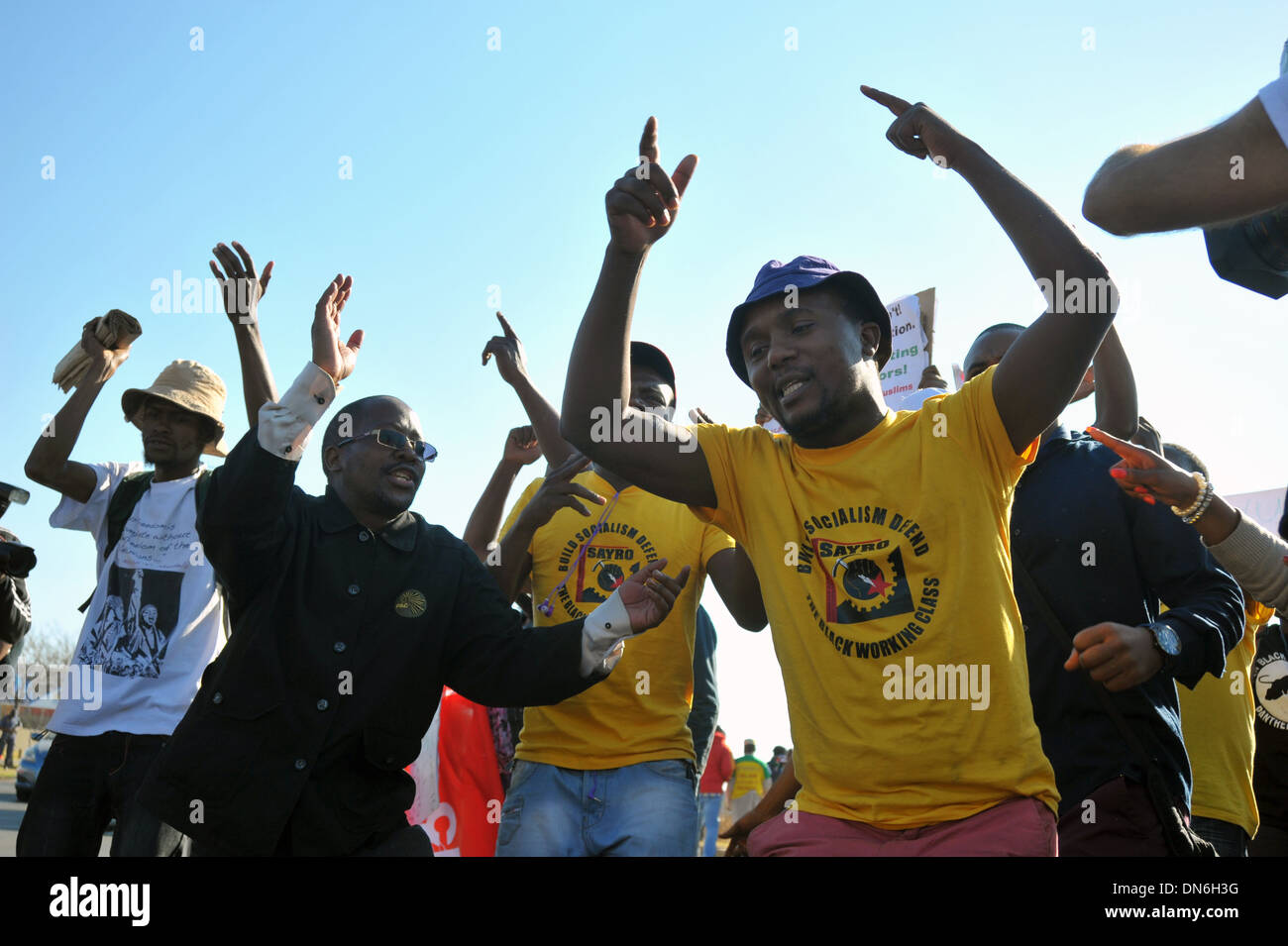 Protesters dancing hi-res stock photography and images - Alamy