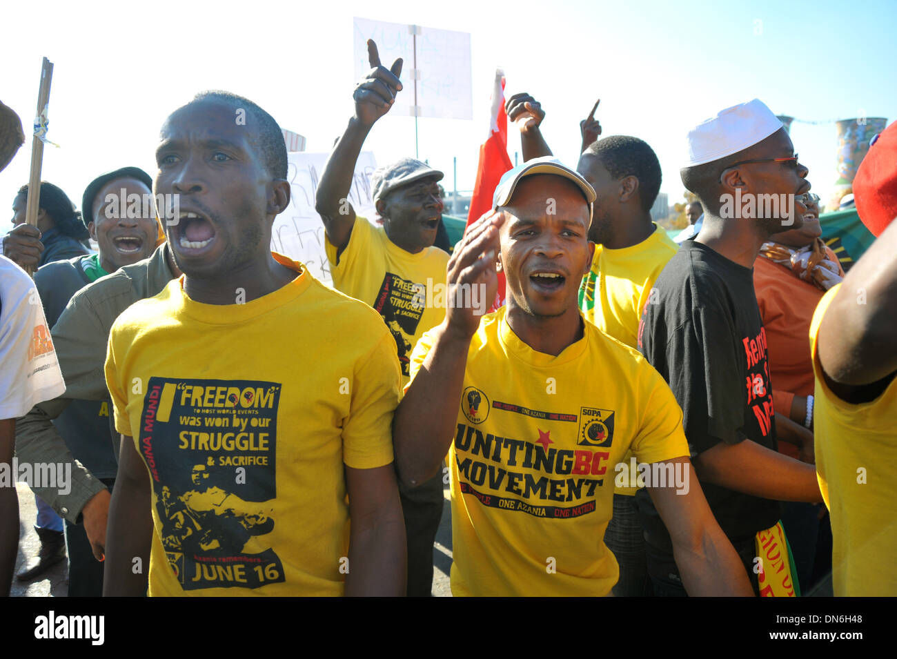 Shouting or screaming hi-res stock photography and images - Alamy